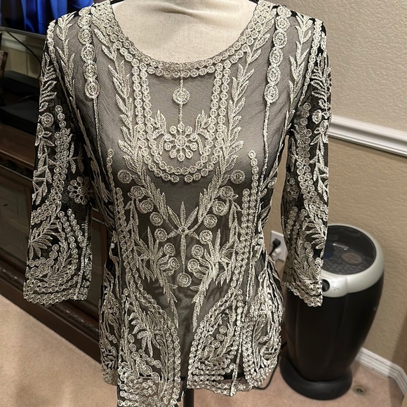 Ultra Pink | Tops | Womens Ultra Pink Embroidered Top Size Medium ...